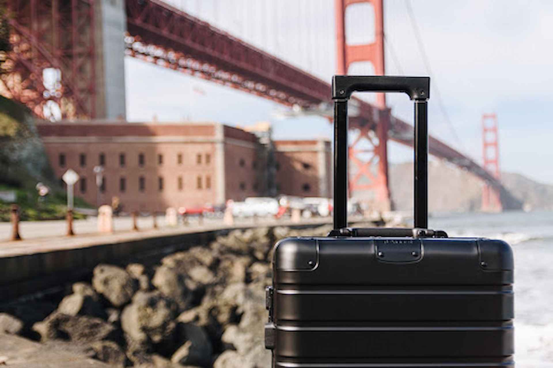 8 Cara Membersihkan Koper agar Tidak Cepat Berjamur – Baller Indonesia